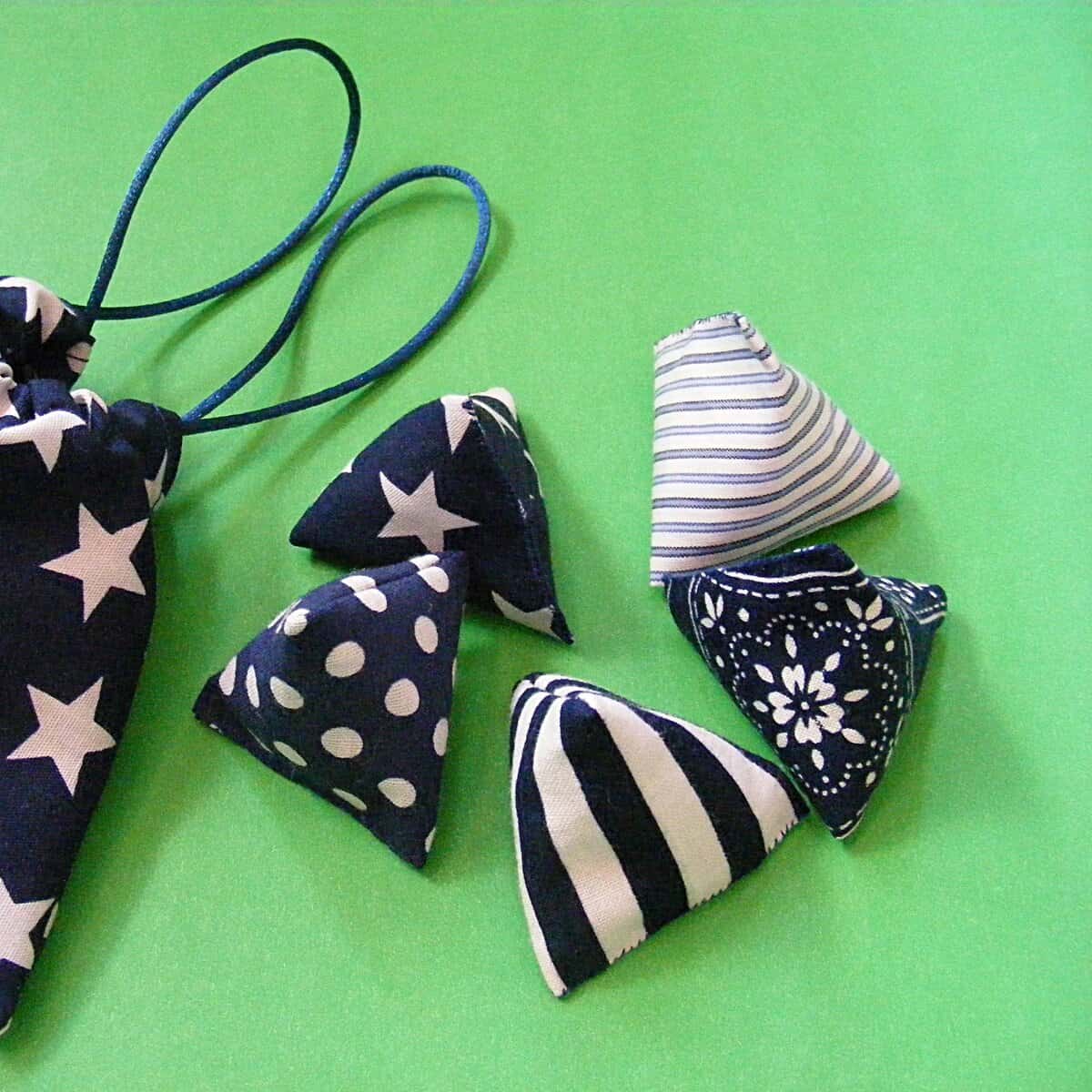 Free Pattern - Five Stones Game - Shiny Happy World