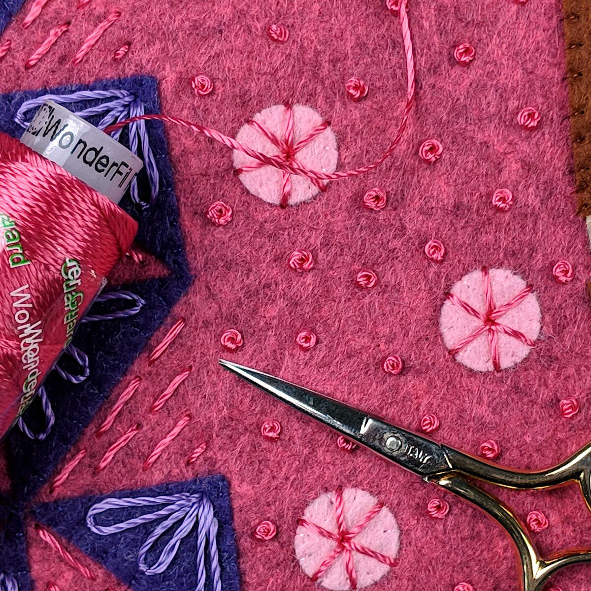 Make a Fancy Felt Frame – free tutorial - Shiny Happy World